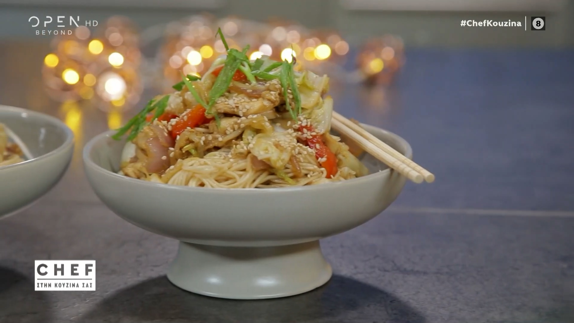 Συνταγή για chow mein νουντλς με κοτόπουλο από τον Βαγγέλη Δρίσκα | OPEN TV