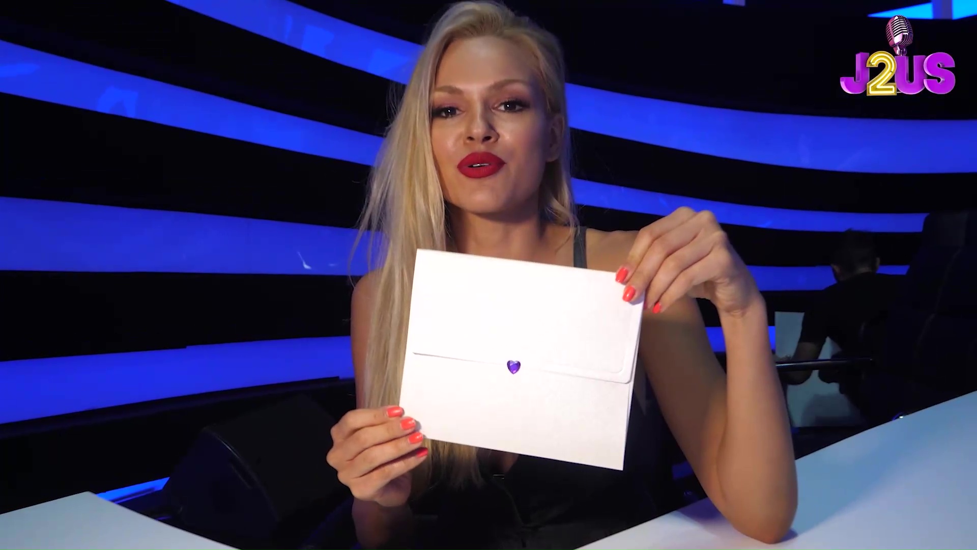 Η Βίκυ Κάβουρα προβλέπει τον νικητή του J2US | OPEN TV